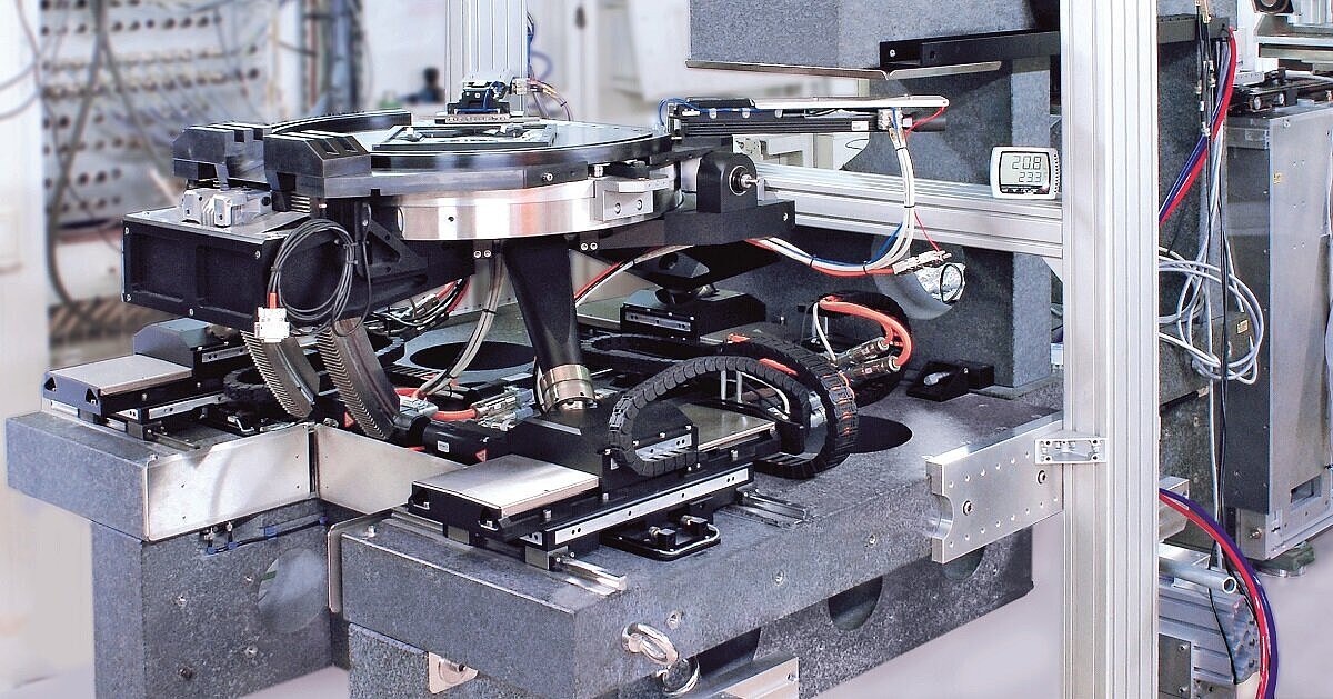 Positioning for Laminography